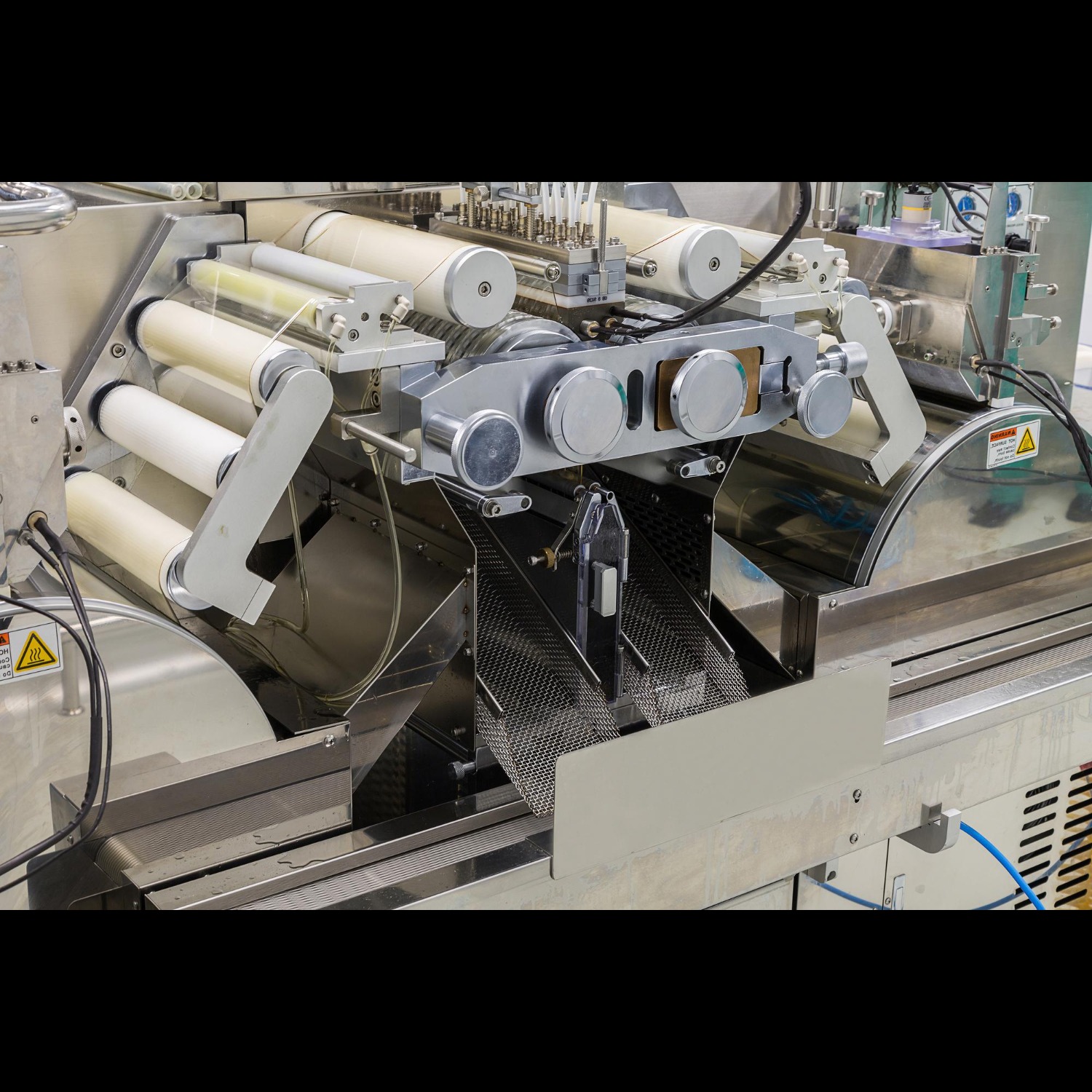 Horizontal Flow Wrap Machines in Chennai For busin | CPS Creative Packaging Systems Private ...