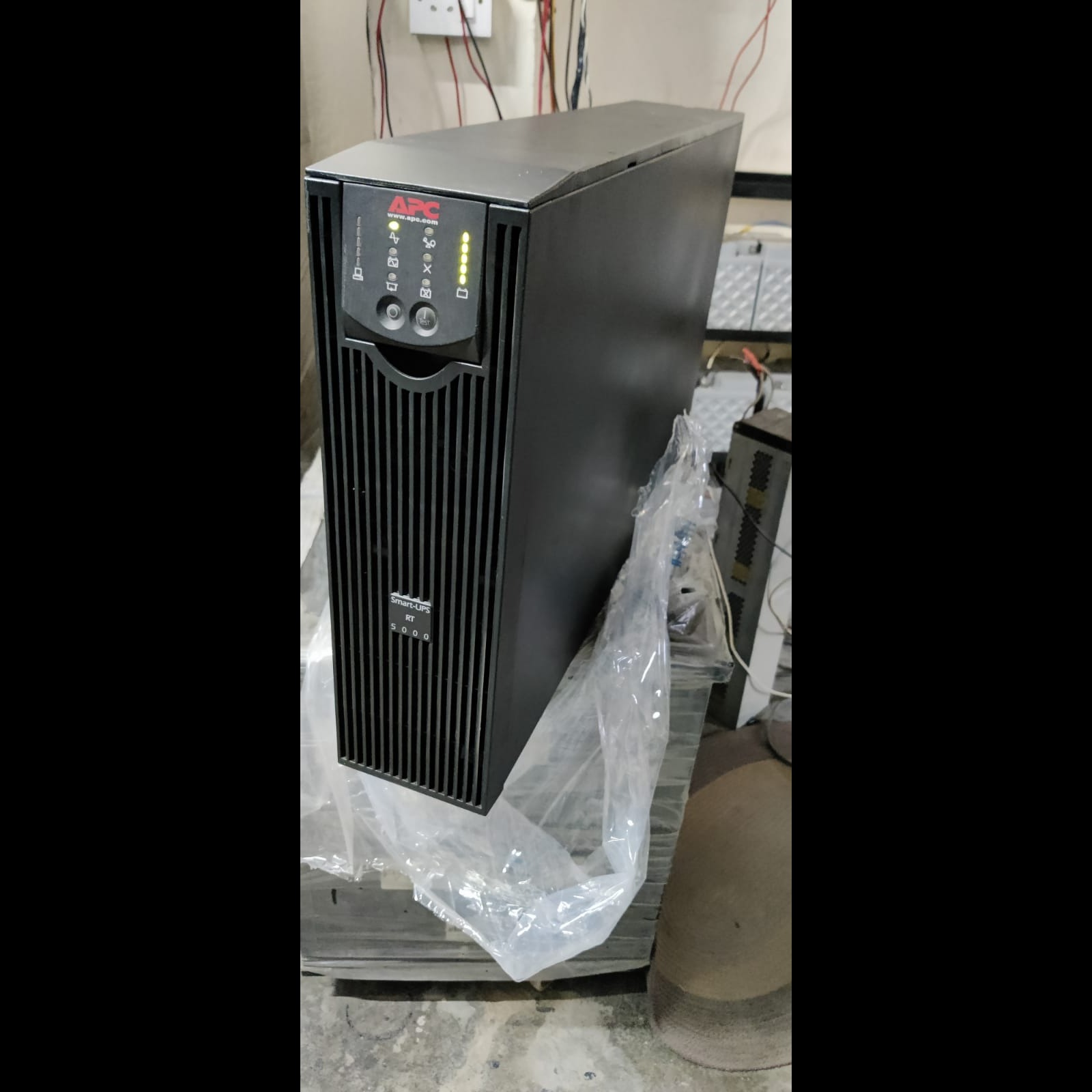 APC Smart UPS SRT 5000 - SRT5KXLI - Battery Direct APC 1 KVA UPS APC ...