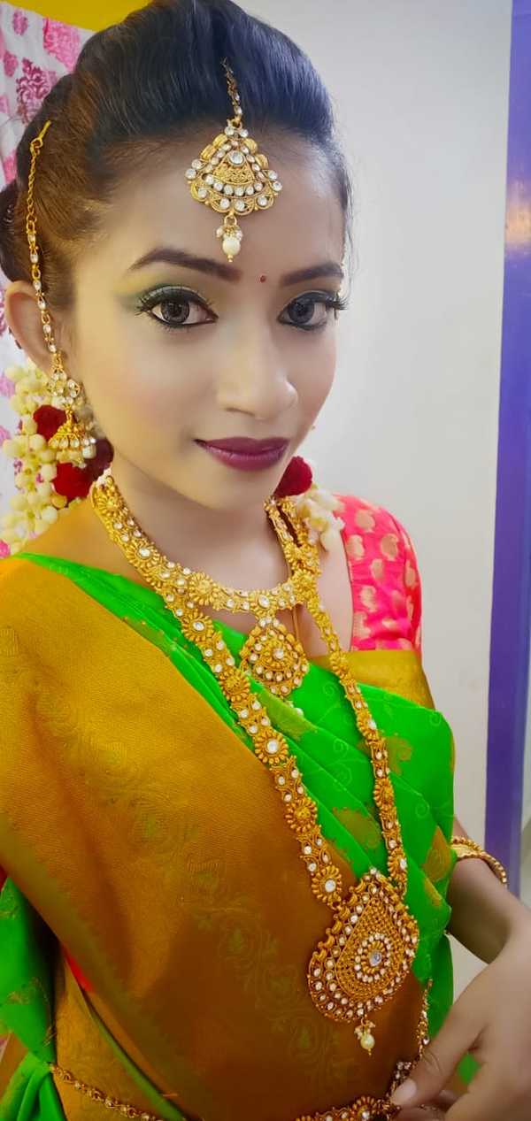 Mac Makeup Courses In Chennai | Saubhaya Makeup