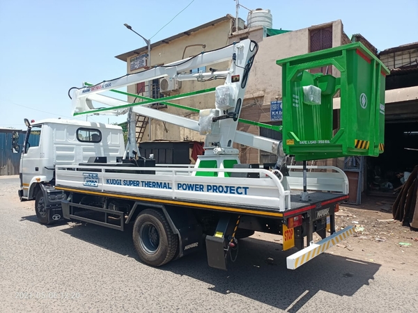 Maniar SkyMan A-1500 Articulated type of 15 meters... | MANIAR ...